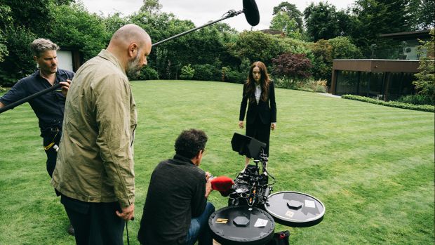 'Bugonia' Cinematographer Robbie Ryan on Filming Bees, Basements and ...