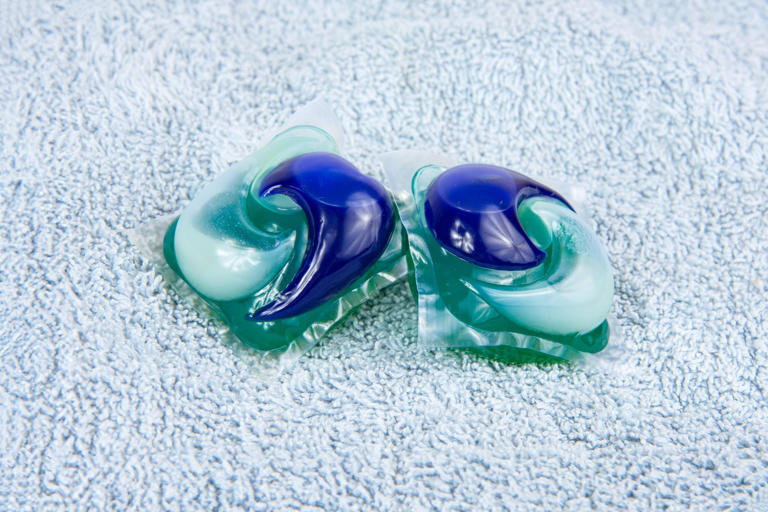 How to use laundry pods the right way