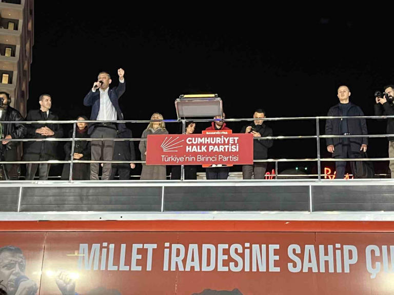 CHP Genel Başkanı Özgür Özel, Güngören’deki mitinge katıldı