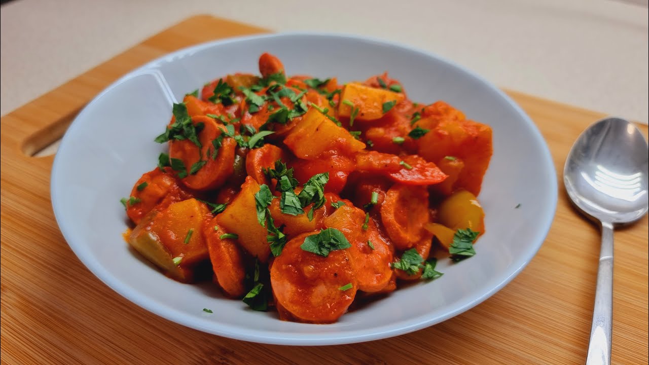 Geschmorte Wurst mit Paprika und Kartoffeln. Das Lieblingsrezept meiner ...