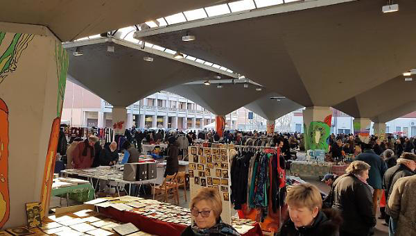 Ambulanti in rivolta, Goia diffida il Comune di Torino: richieste di ...