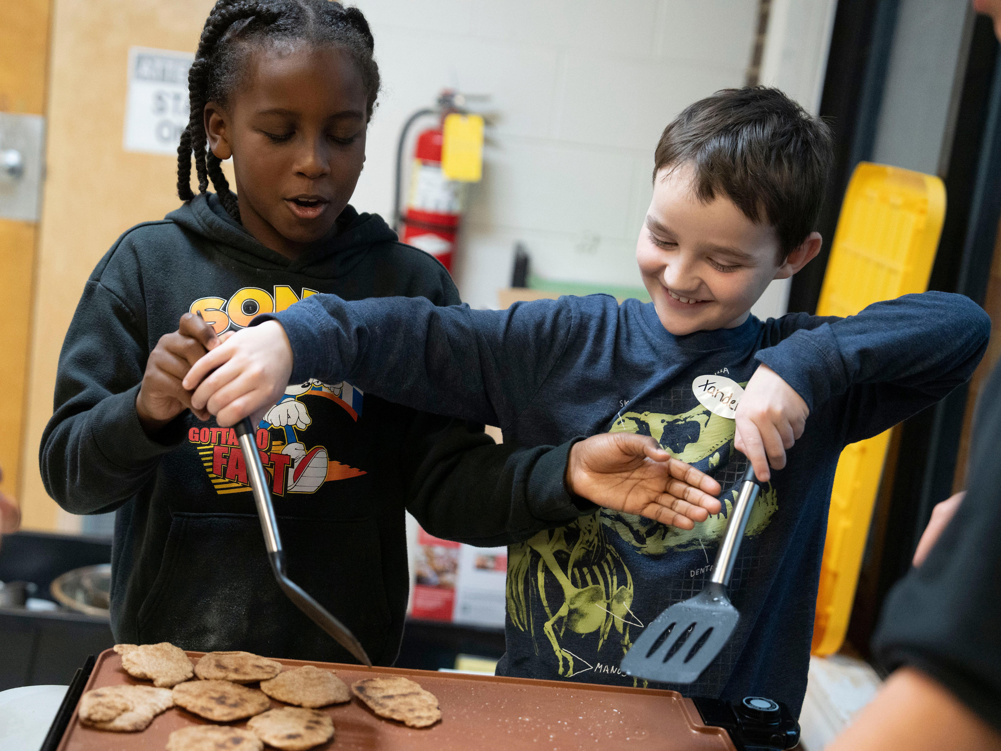 How to get kids to eat healthy food? Little Chefs teaches them to cook