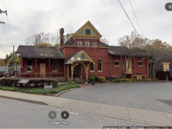 Lib's Grill constructing restaurant in old Sykesville train station