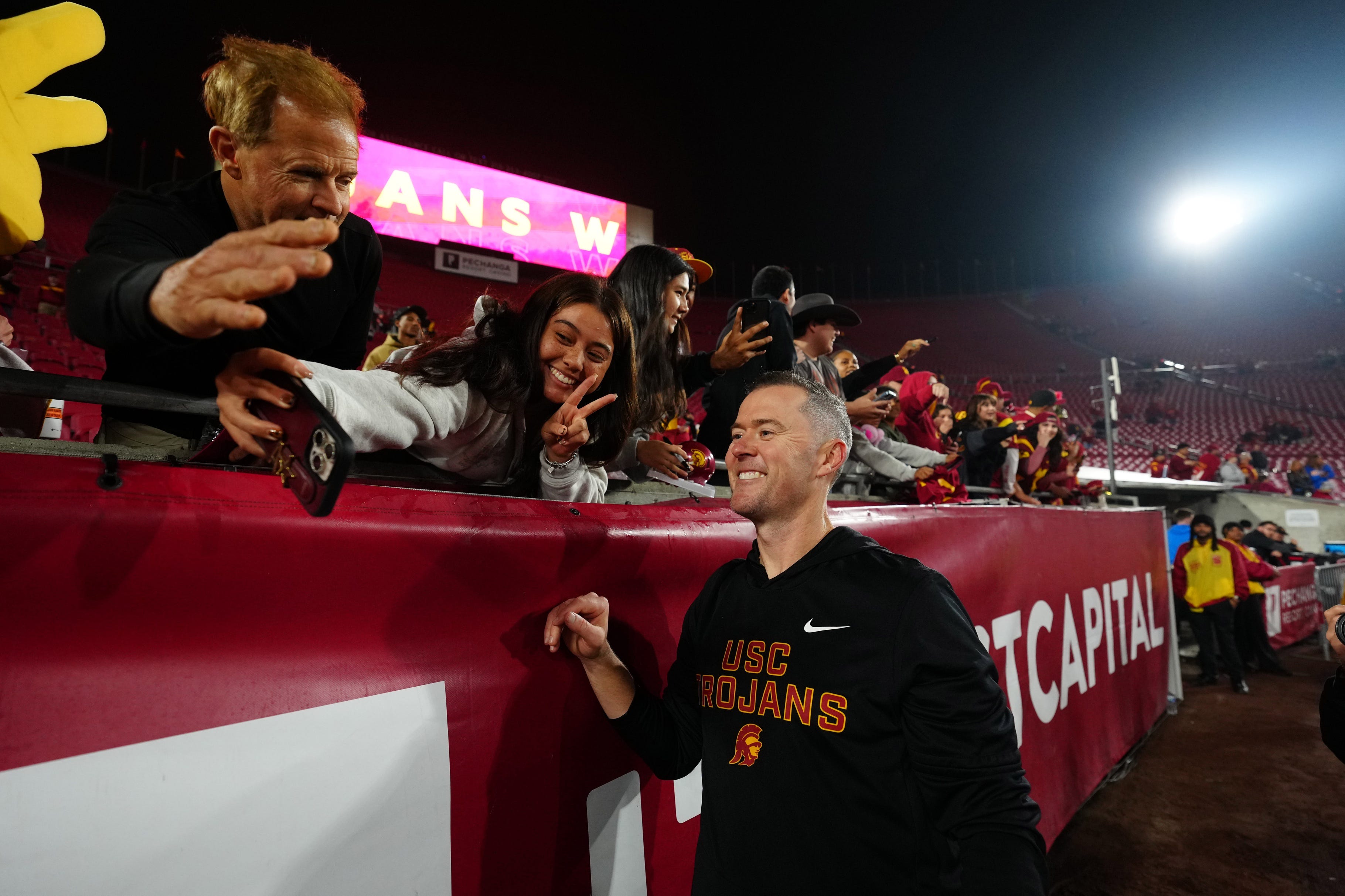 USC football officially signs No. 1 ranked recruiting class in 2026