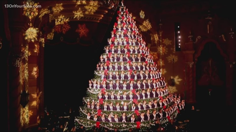 Mona Shores Singing Christmas Tree returns to Muskegon's Frauenthal ...
