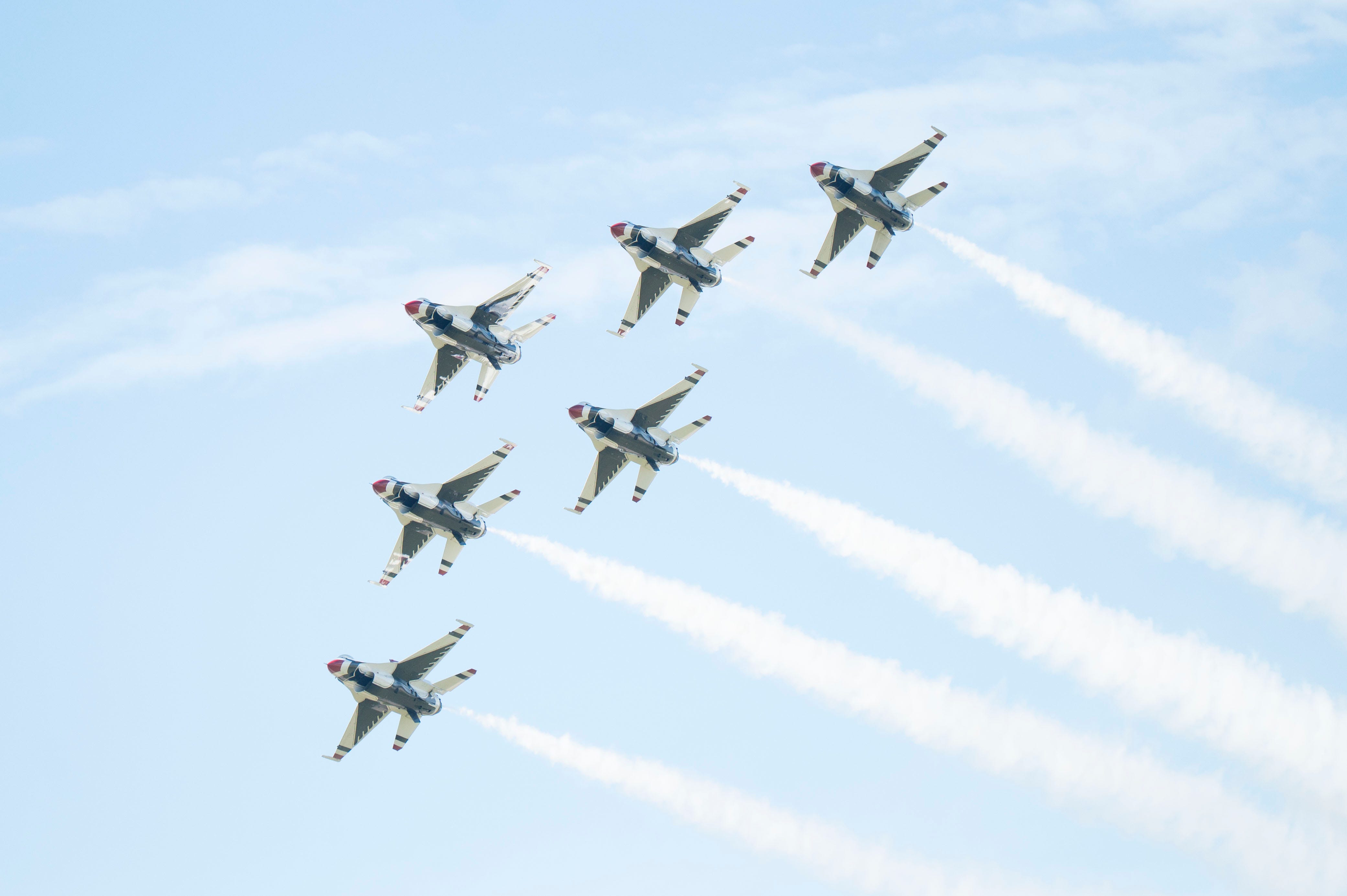 USAF Thunderbirds F-16 fighter jet crashes in San Bernardino County