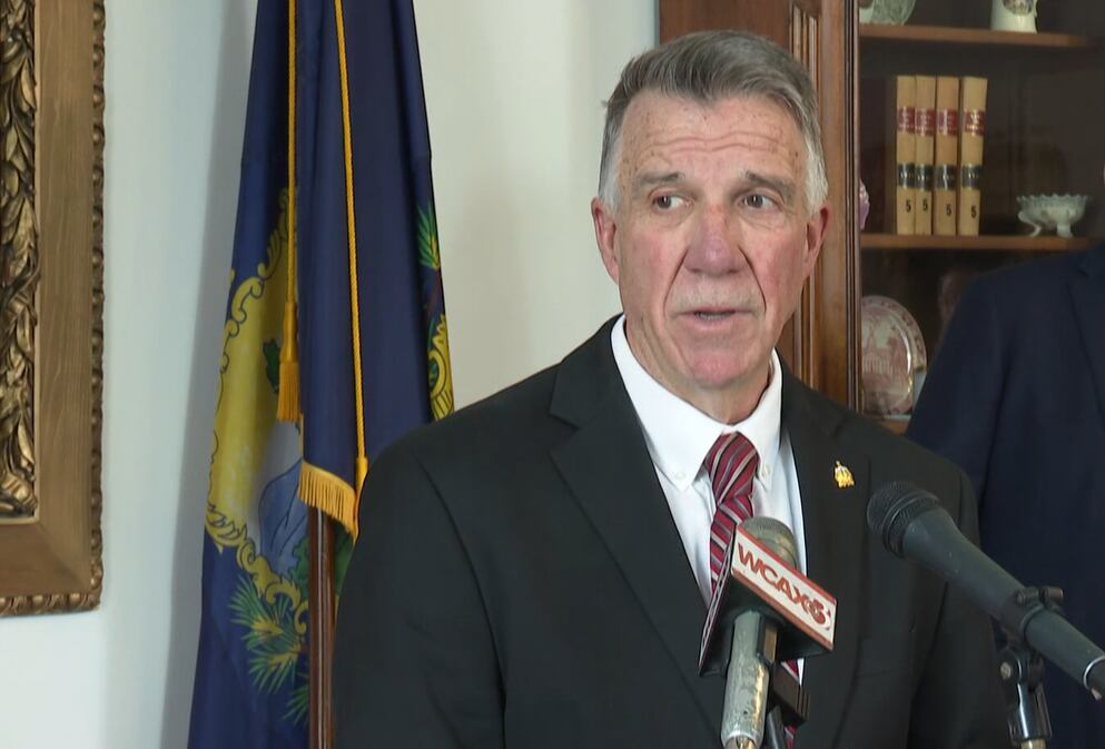 Governor Scott backs secretary of state in DOJ lawsuit over voter data