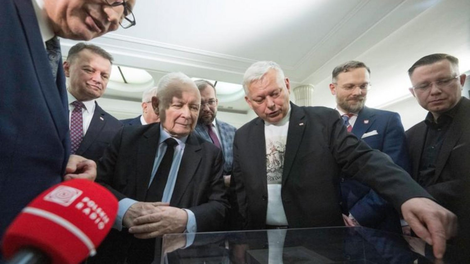 Suski ma wystawę swoich prac w Sejmie. Zachwycał się nawet Kaczyński