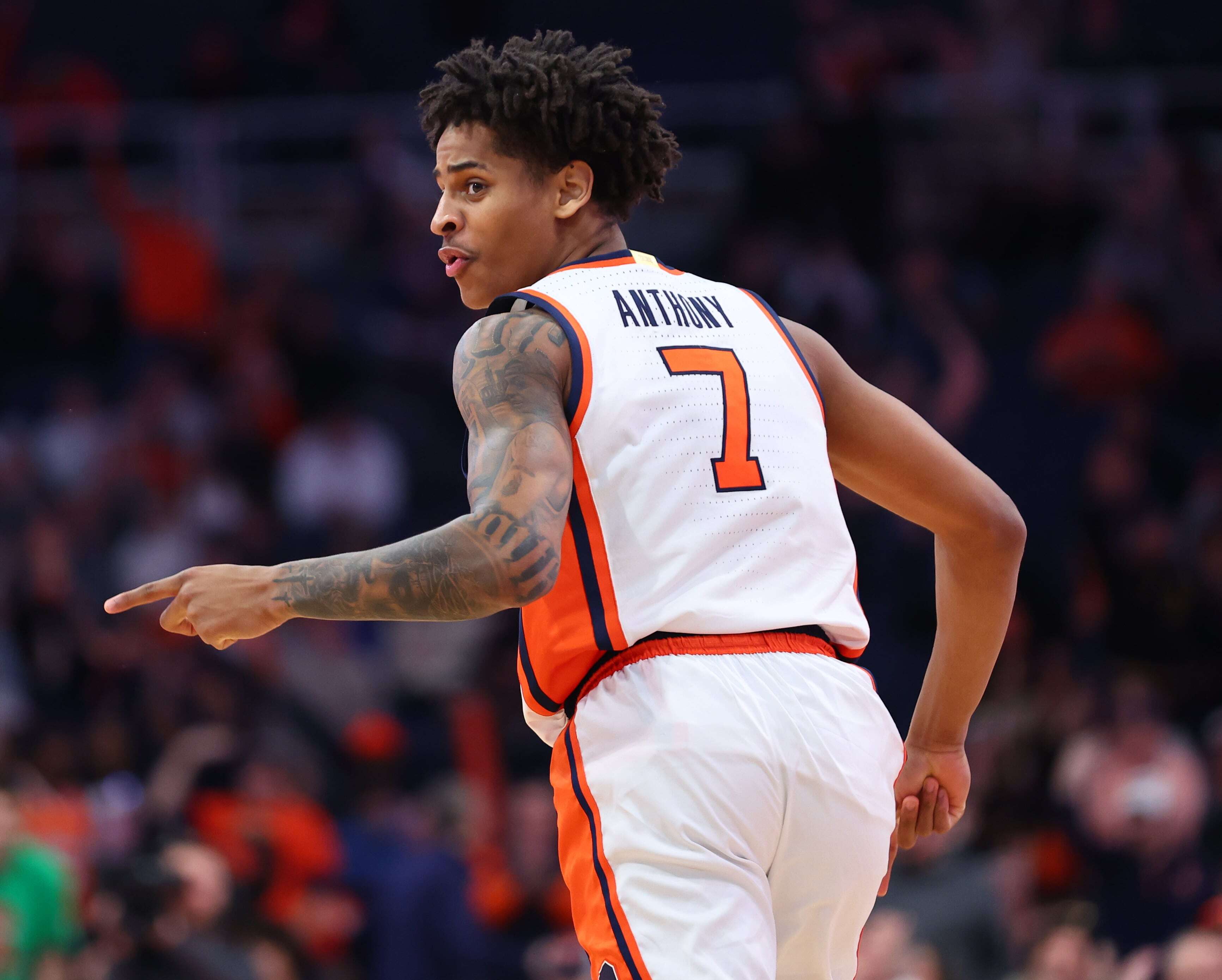 'Yo, listen!' Kiyan Anthony grabs the mic in postgame interview and ...