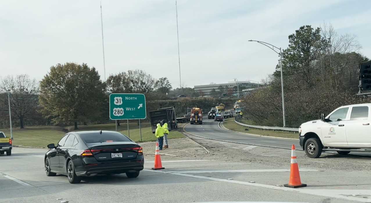 Overturned truck spills load, closes US 280 ramp to Red Mountain Expressway