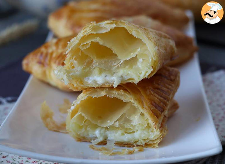 Cheese puff pastries: a super-easy, regressive recipe