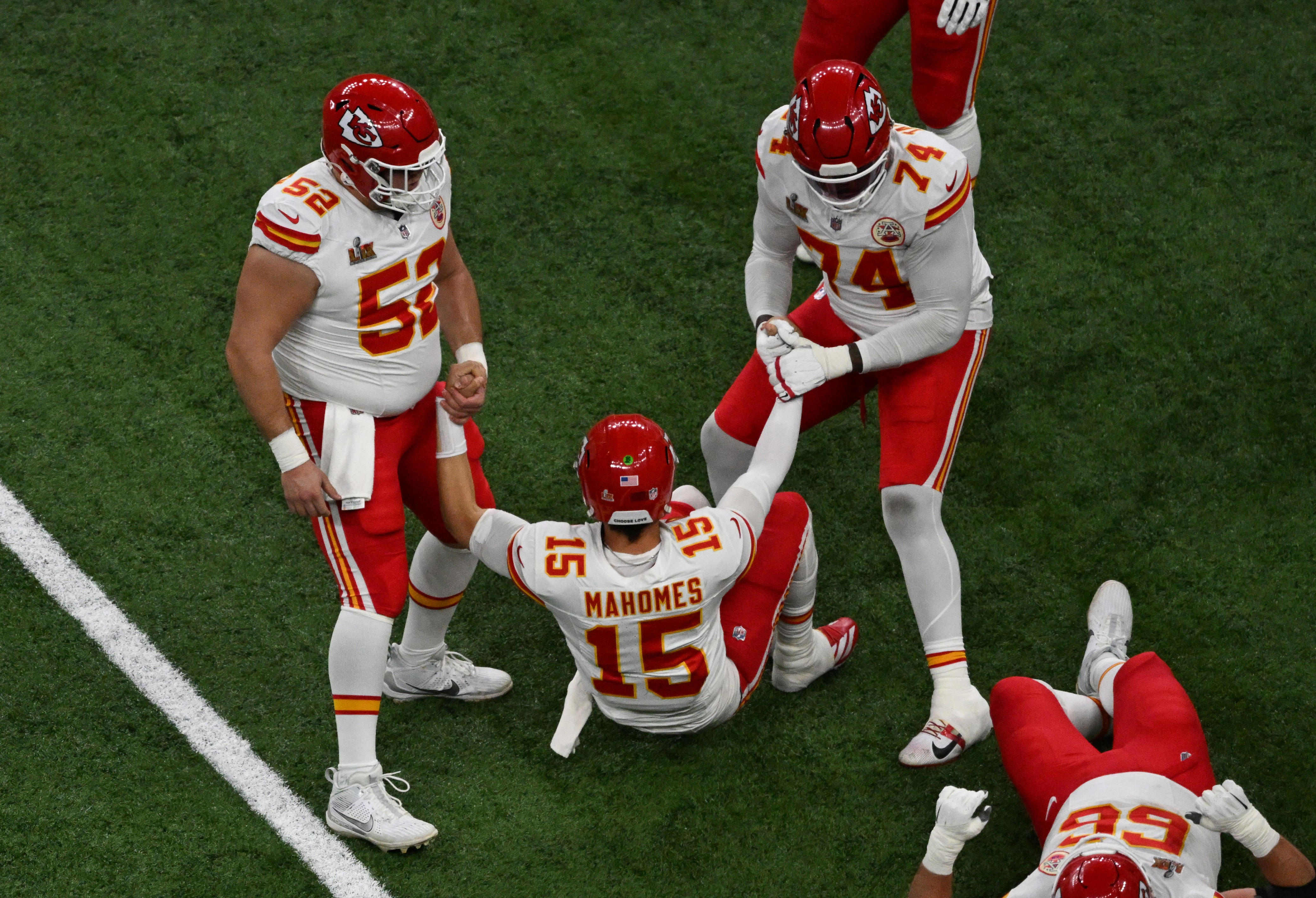 Will Jawaan Taylor play today? Injury news for Chiefs OL in Week 15