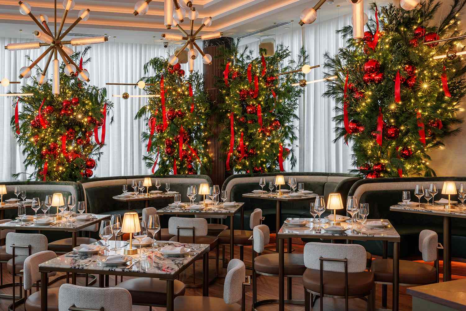 Travis Kelce and Patrick Mahomes’ Steakhouse Gets a Holiday Makeover ...
