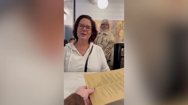 Best friend of 30 years surprises mom on her birthday