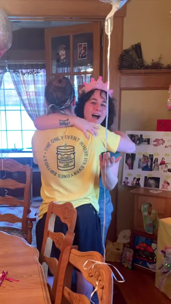 Driving 12 Hours to Surprise My Online Friend IRL