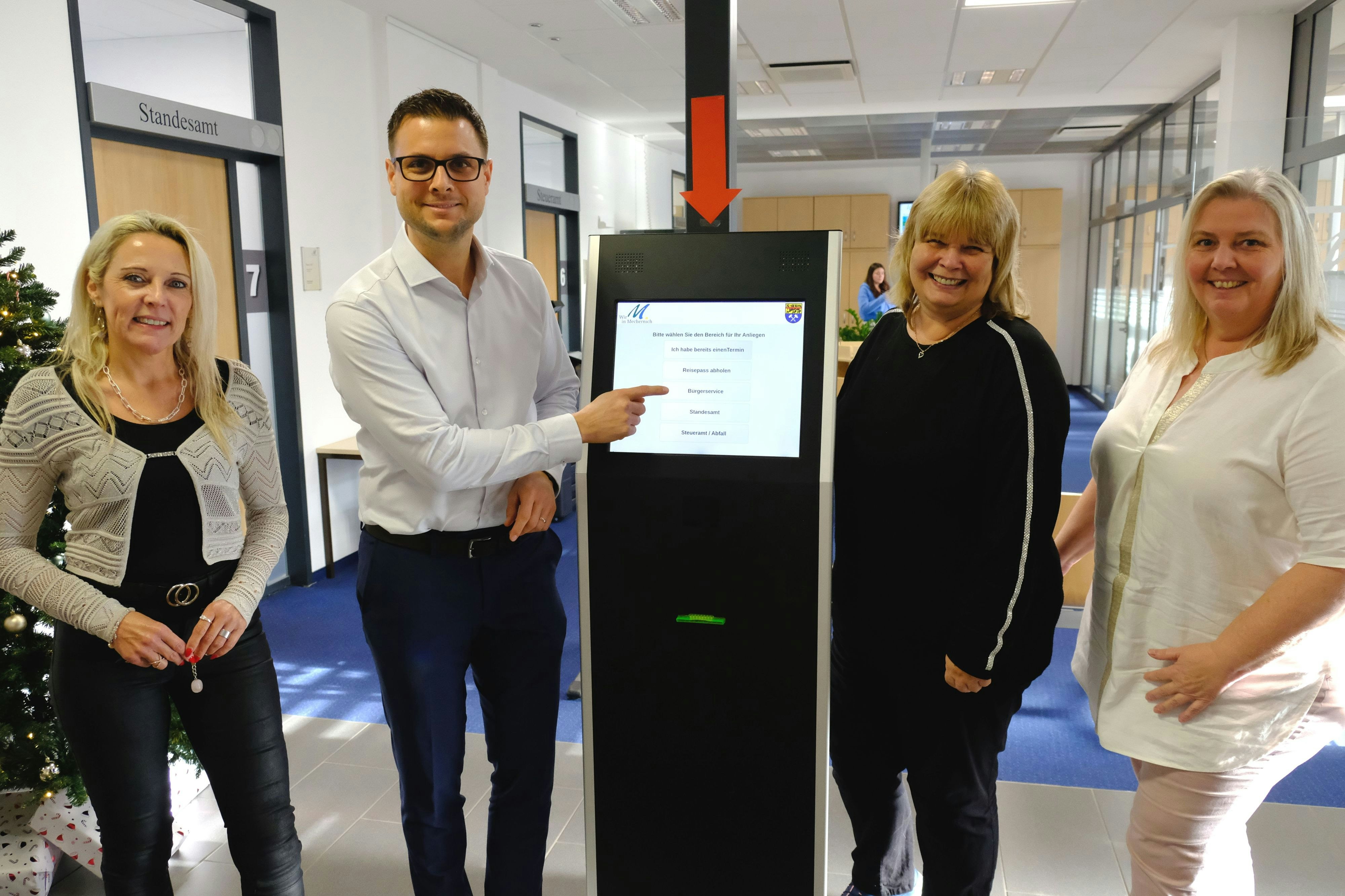 Seit einem Monat im Amt: Was der neue Mechernicher Bürgermeister ändern ...