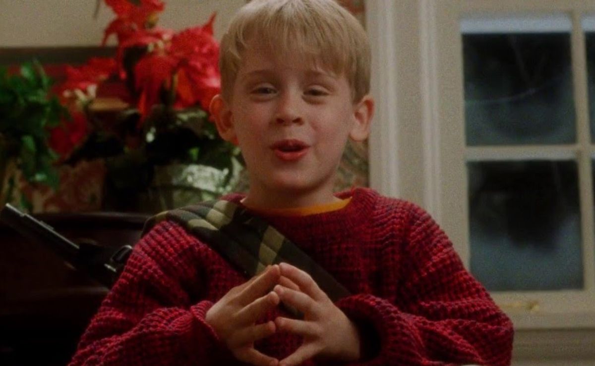 16 Behind the Scenes Facts from the Most Beloved Christmas Films