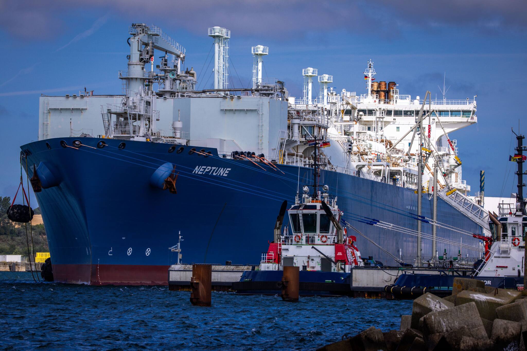 Streit um fehlenden Landstrom an Rügener LNG-Terminal: Frist wird ...