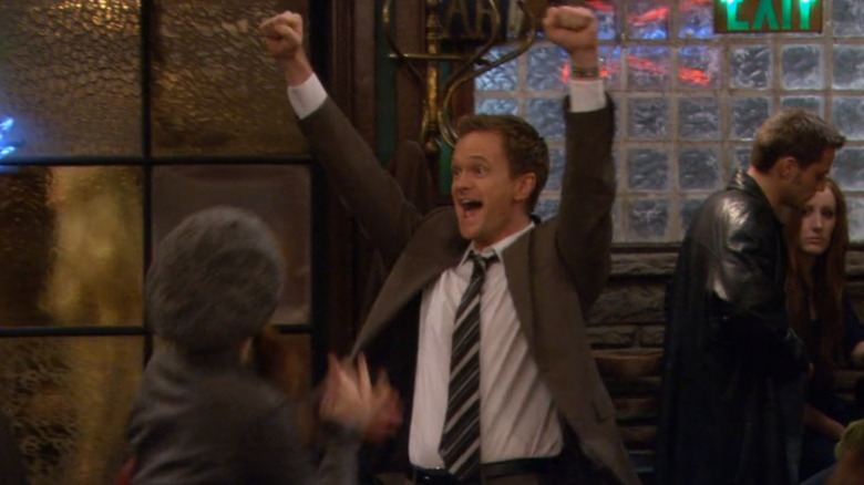 HIMYM Theory Gives Barney's Suits A Troubling Meaning