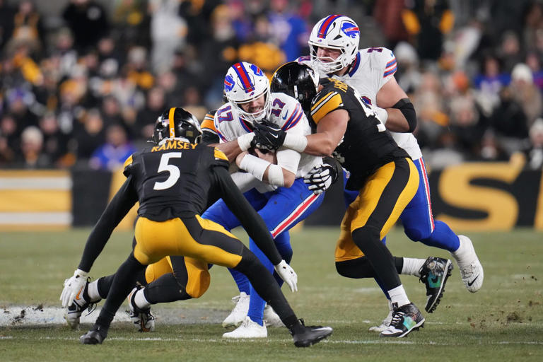 Buffalo Bills DE Bosa listed week to week with hamstring injury ...