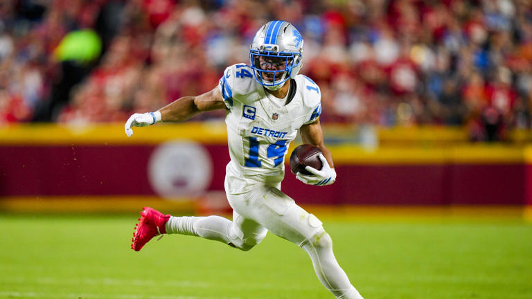Amon-Ra St. Brown officially questionable for Lions-Cowboys on Thursday