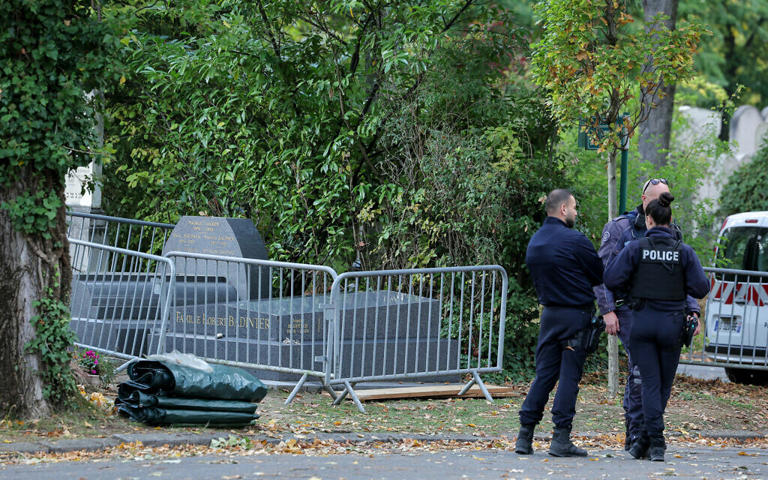 France sentences student for defacing tomb of Jewish minister who ...