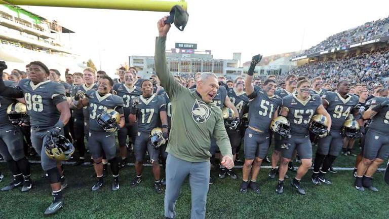 Rising $9 million head coach suggested as Penn State's replacement for ...