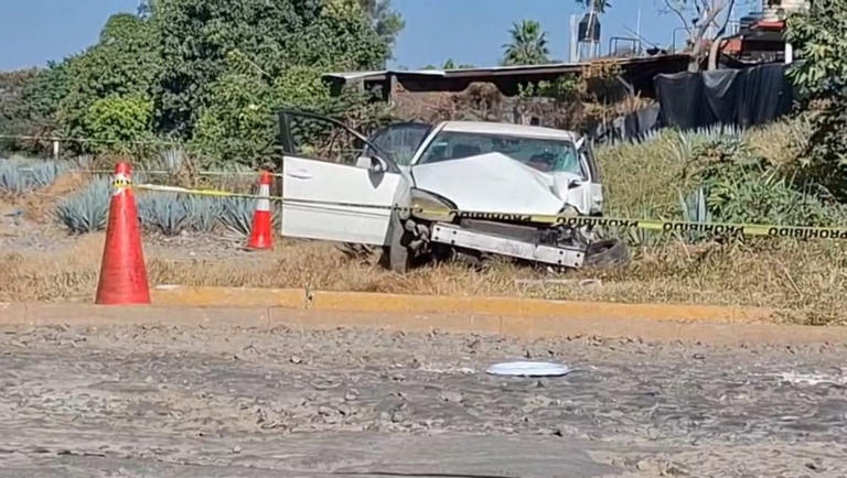 Hombre muere tras intentar ganarle paso al tren en su auto en El Arenal