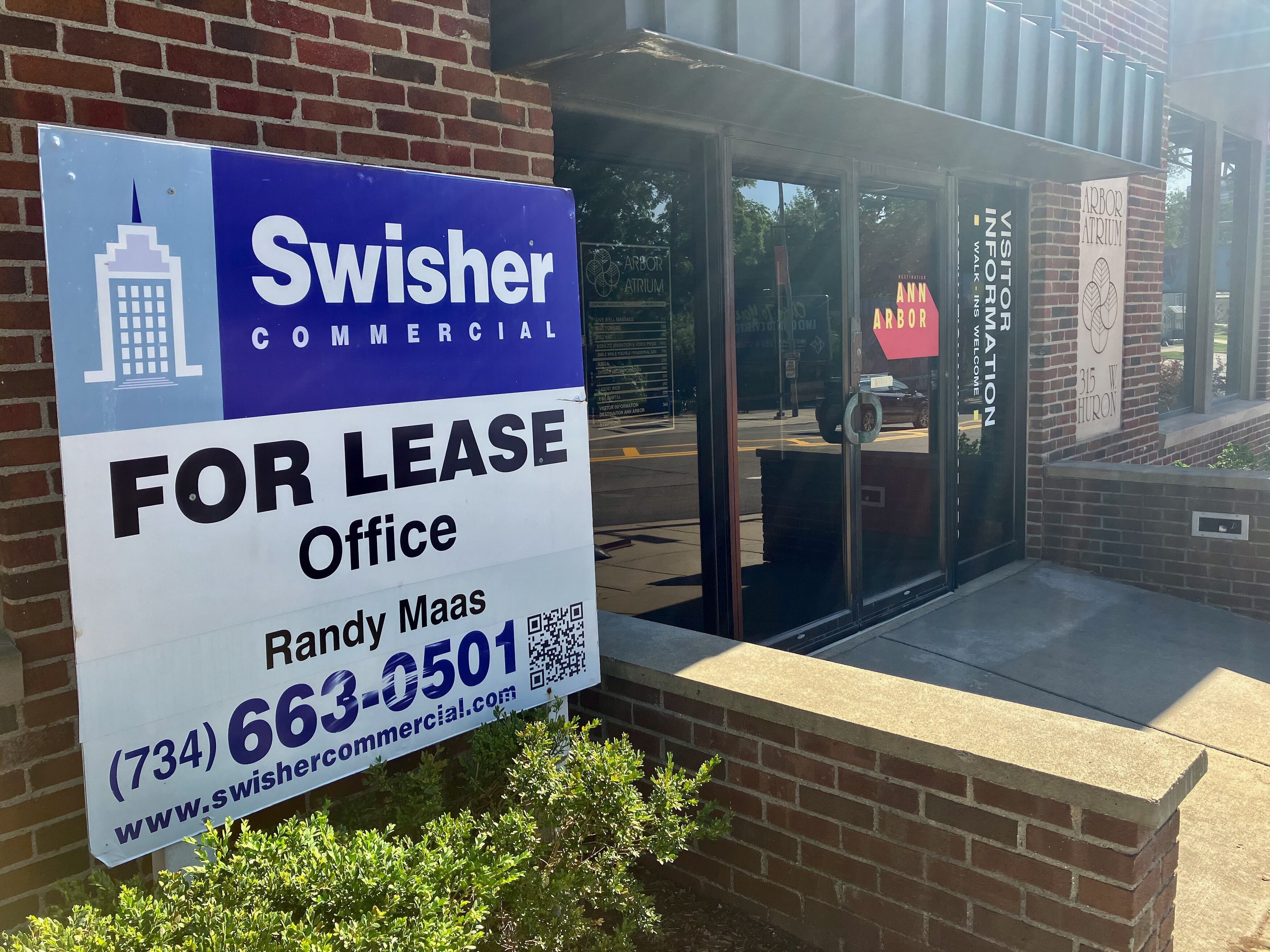 Drawings show plan for 10-story Ann Arbor high-rise with Treeline trail ...