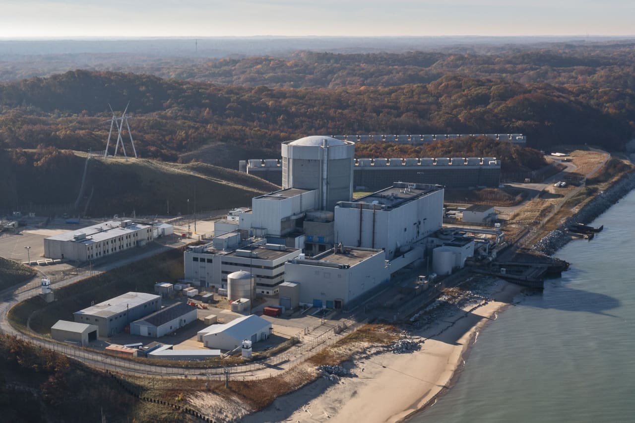 Trump is giving cash to 2 nuclear reactor projects. These stocks could ...