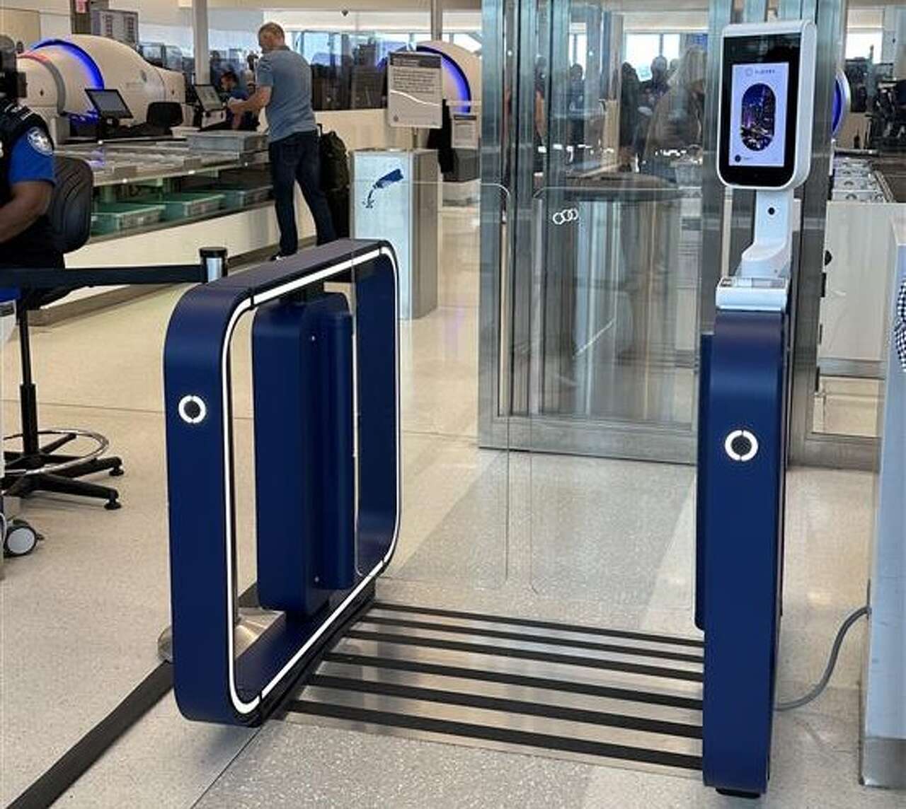 Houston travelers get 'face scan fast lanes' as airports unleash new eGates