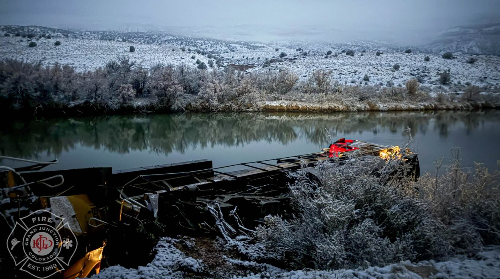2 rescued after train derails into Gunnison River