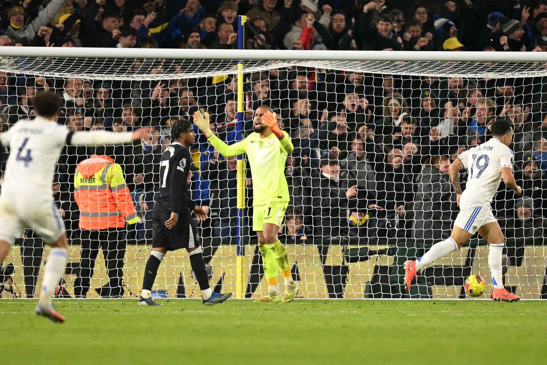'What a mess!' - Gary Neville blasts two Chelsea stars