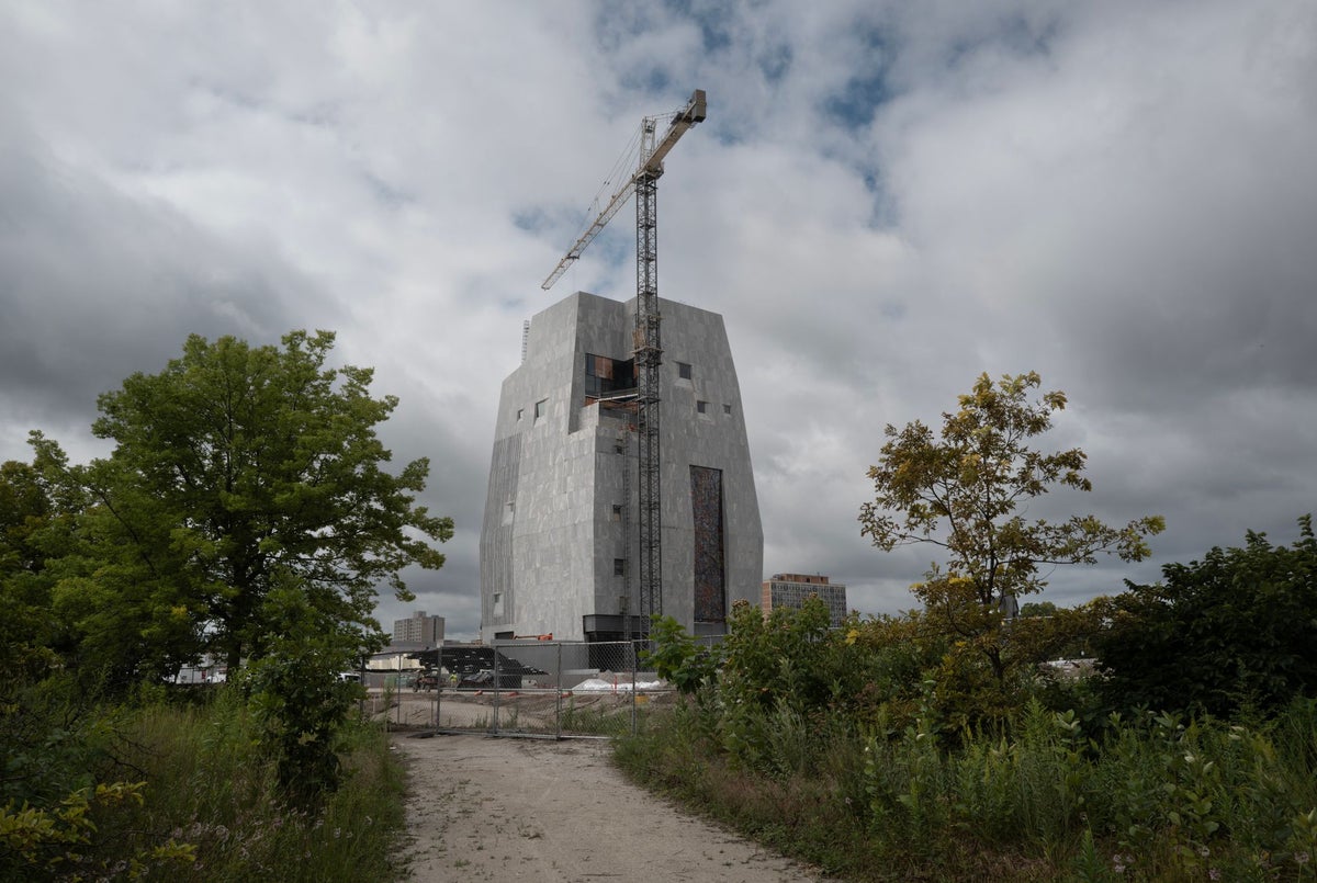 Obama’s 'monolith' presidential center gets an opening timetable