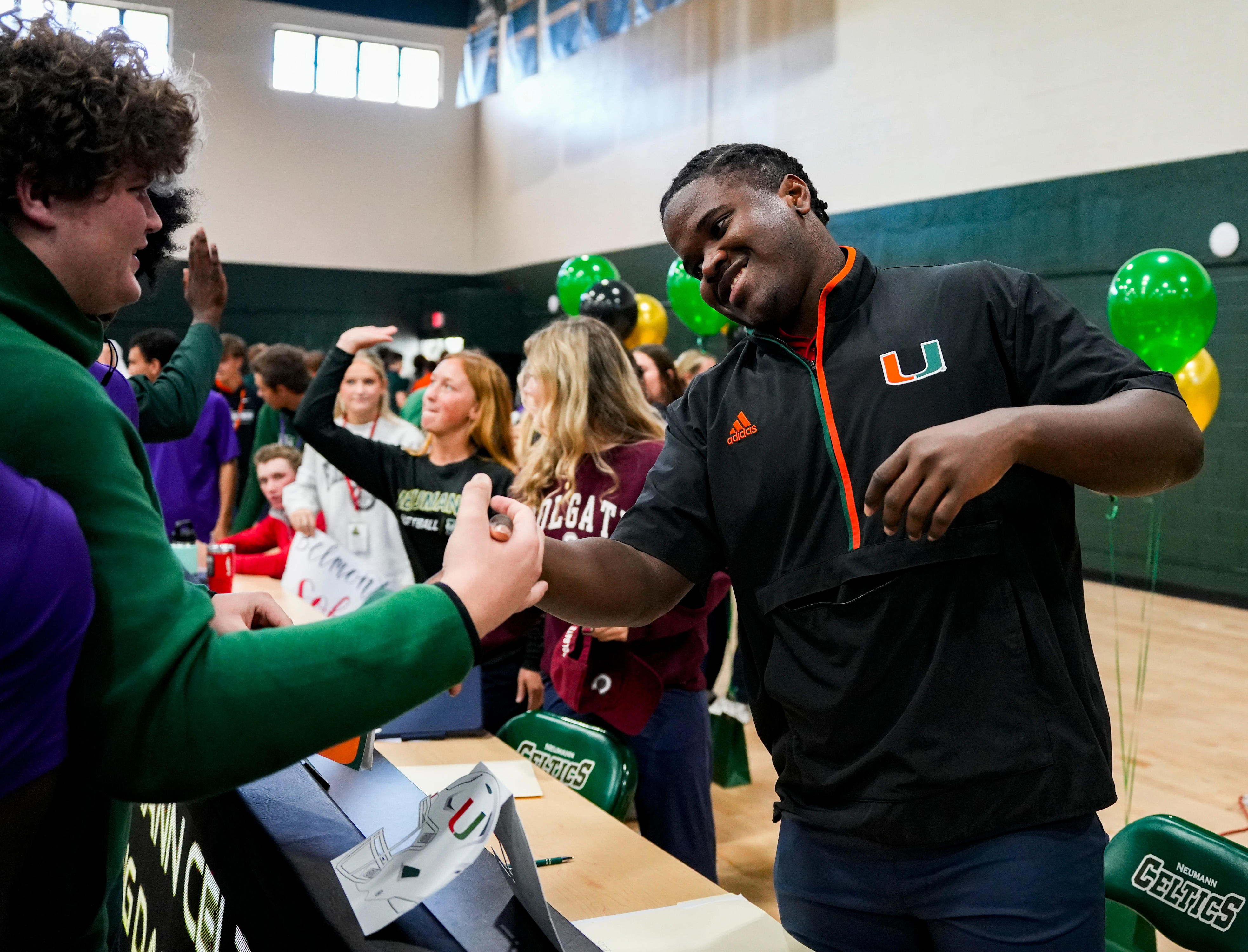 Neumann's Jayden Petit, Frederic Sainteus sign with Oklahoma, Miami