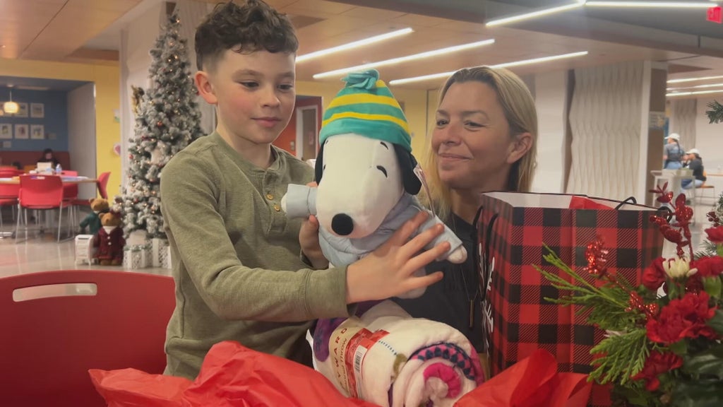 Holiday celebration brings comfort to families at Philadelphia Ronald ...