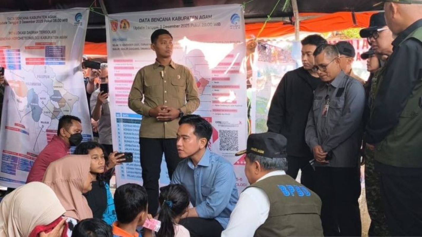 Wapres Gibran tenangkan korban banjir di Agam: Warga Sumatera tidak sendiri