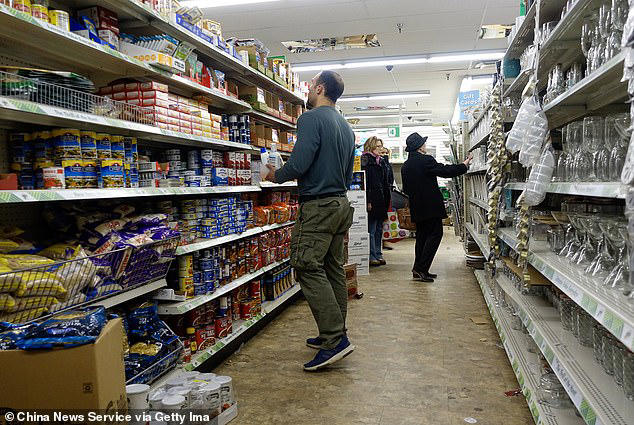 America's wealthiest families are shopping at Dollar Tree as belts ...