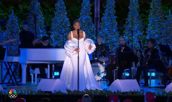 NBC viewers say 'angel' is best performer at Rockefeller Christmas tree ...