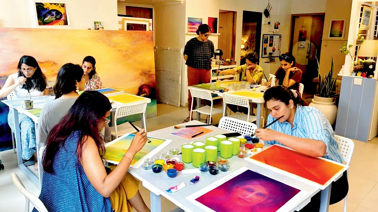 Attend this interesting art therapy session to unwind in Mumbai this week