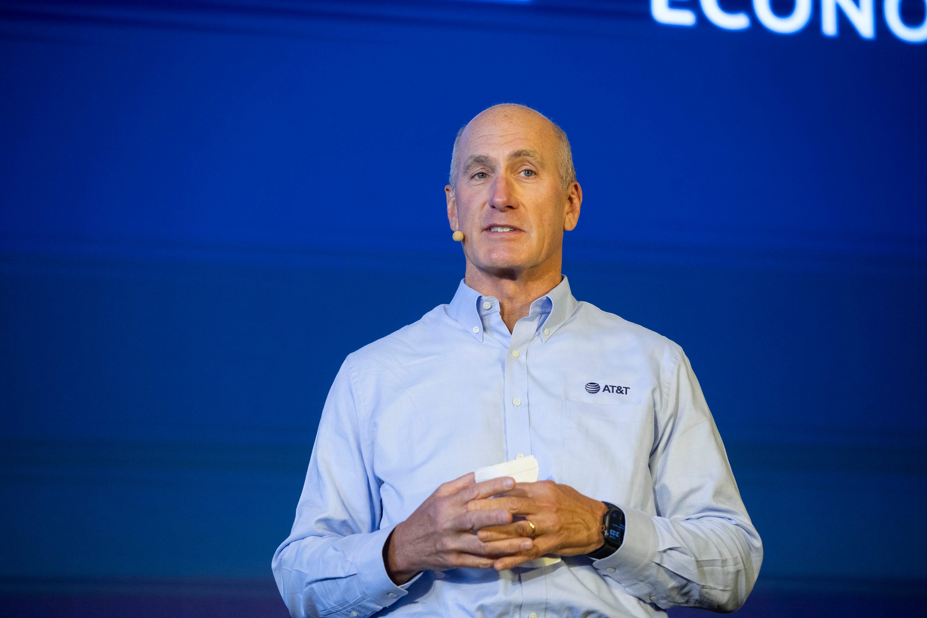 AT&T CEO says that young people should think about their careers in 4 ...