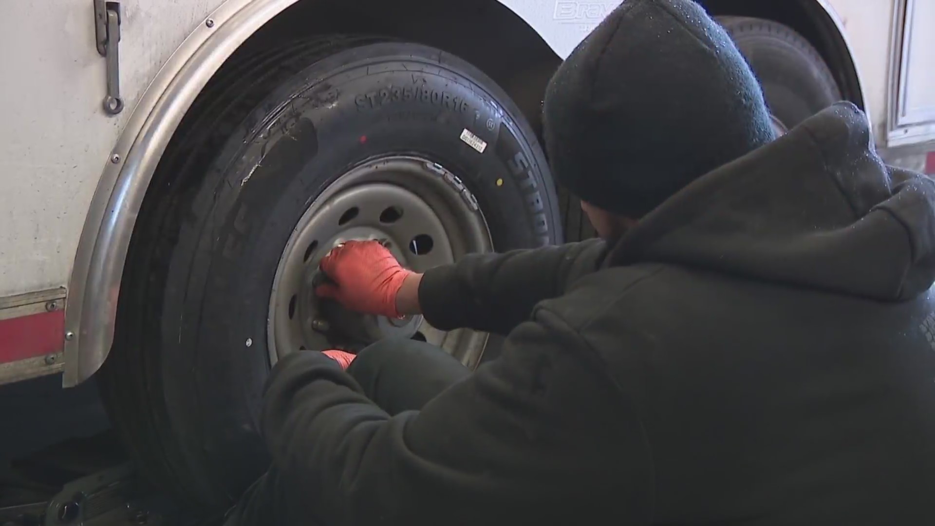 Mobile tire shop sees uptick in sales during Denver’s first big snow