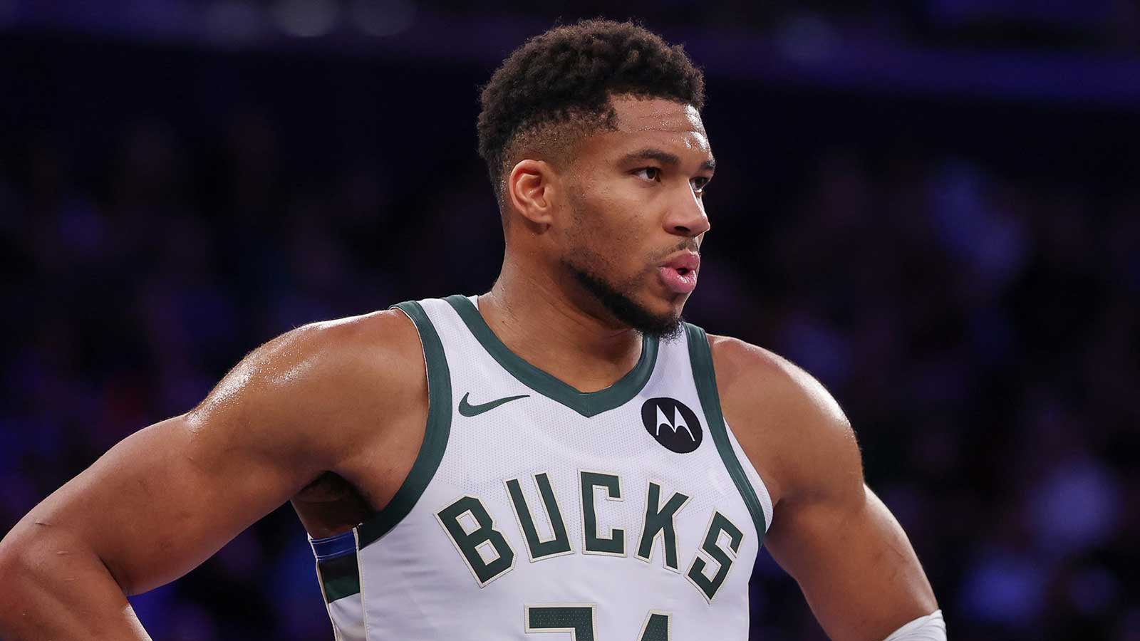 Bucks rumors: Milwaukee locker room can feel the tension at play with ...