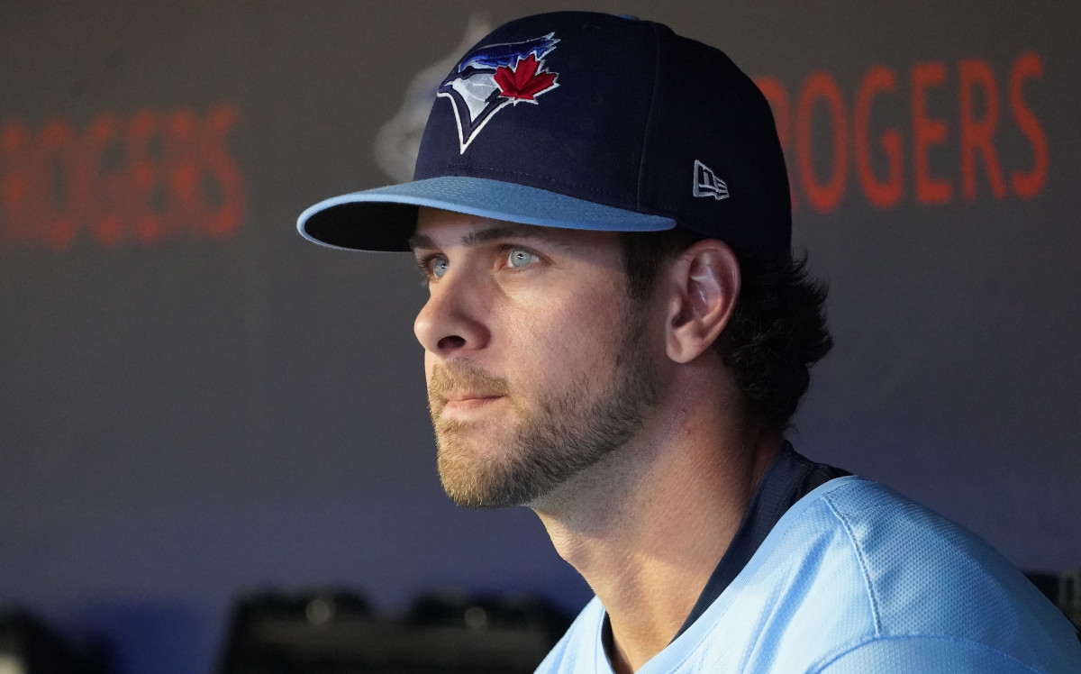 Ernie Clement contract decision emerges after Blue Jays message