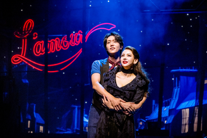 Best show on earth I've been waiting for 3 years... Moulin Rouge! Hong ...