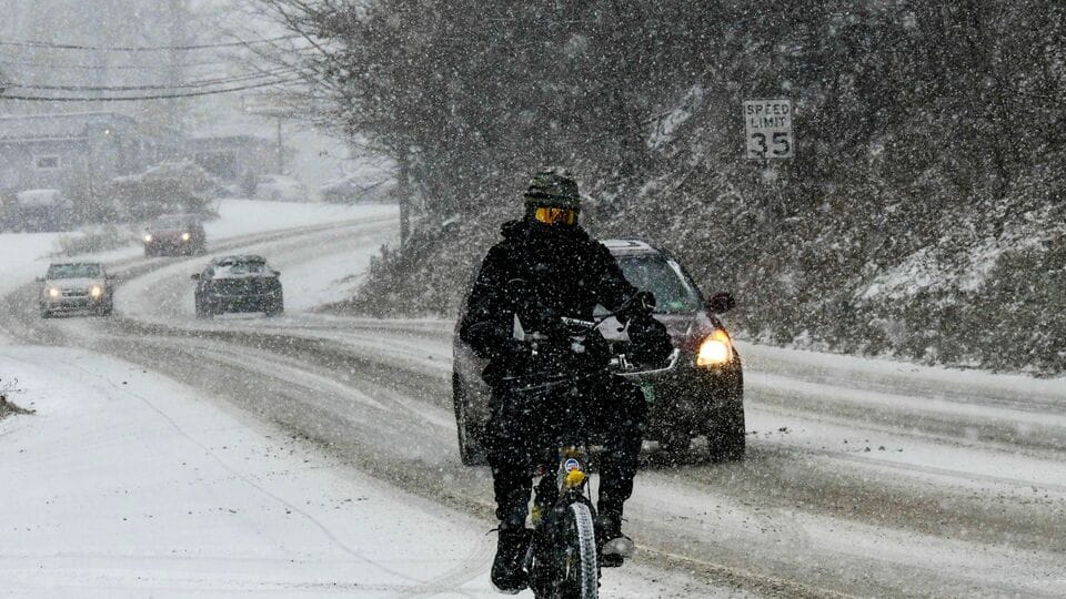 Winter storm warnings in US: Millions brace for over a foot of snow ...