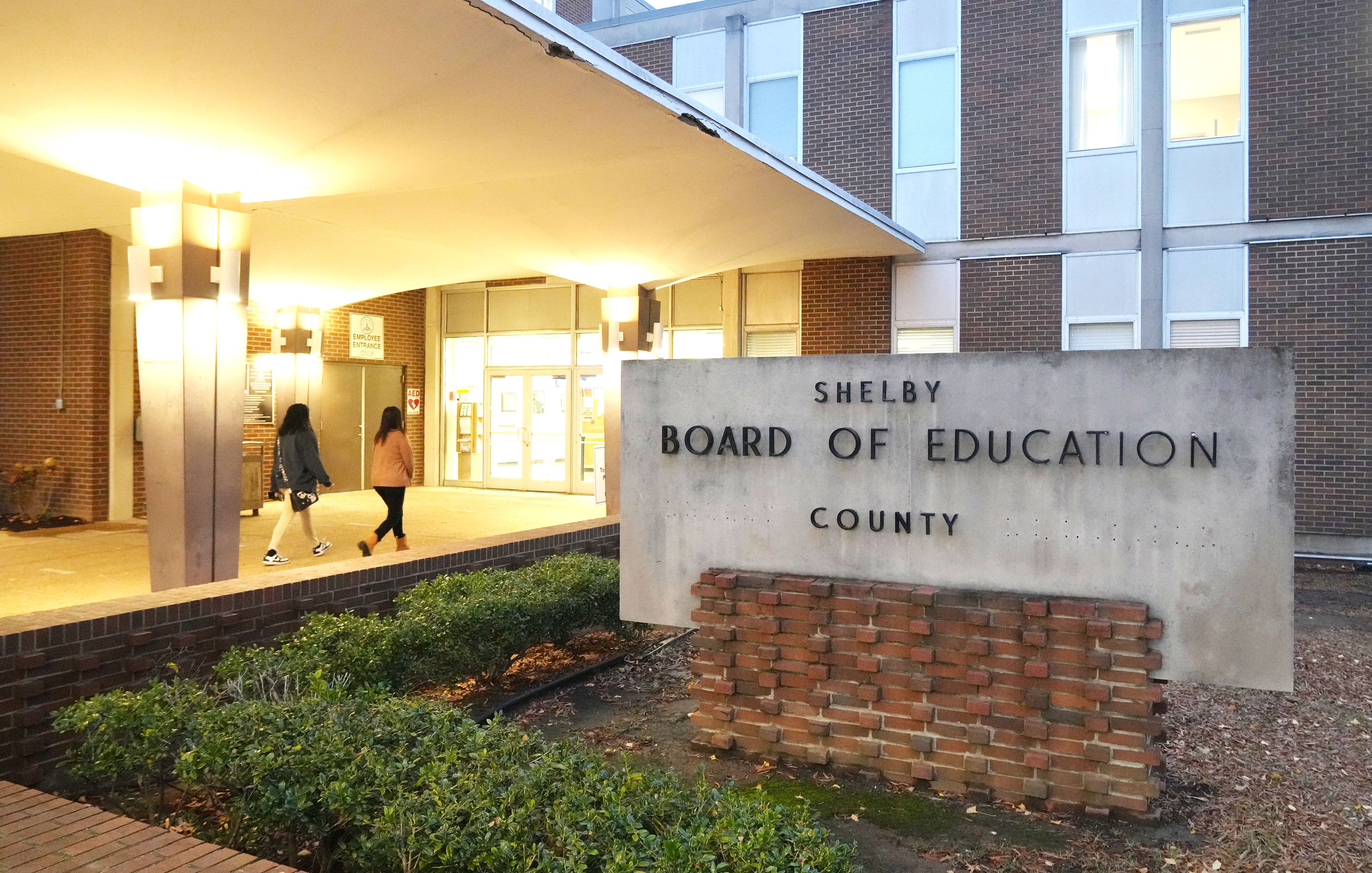 Memphis school board wins temporary restraining order on 2026 election prep