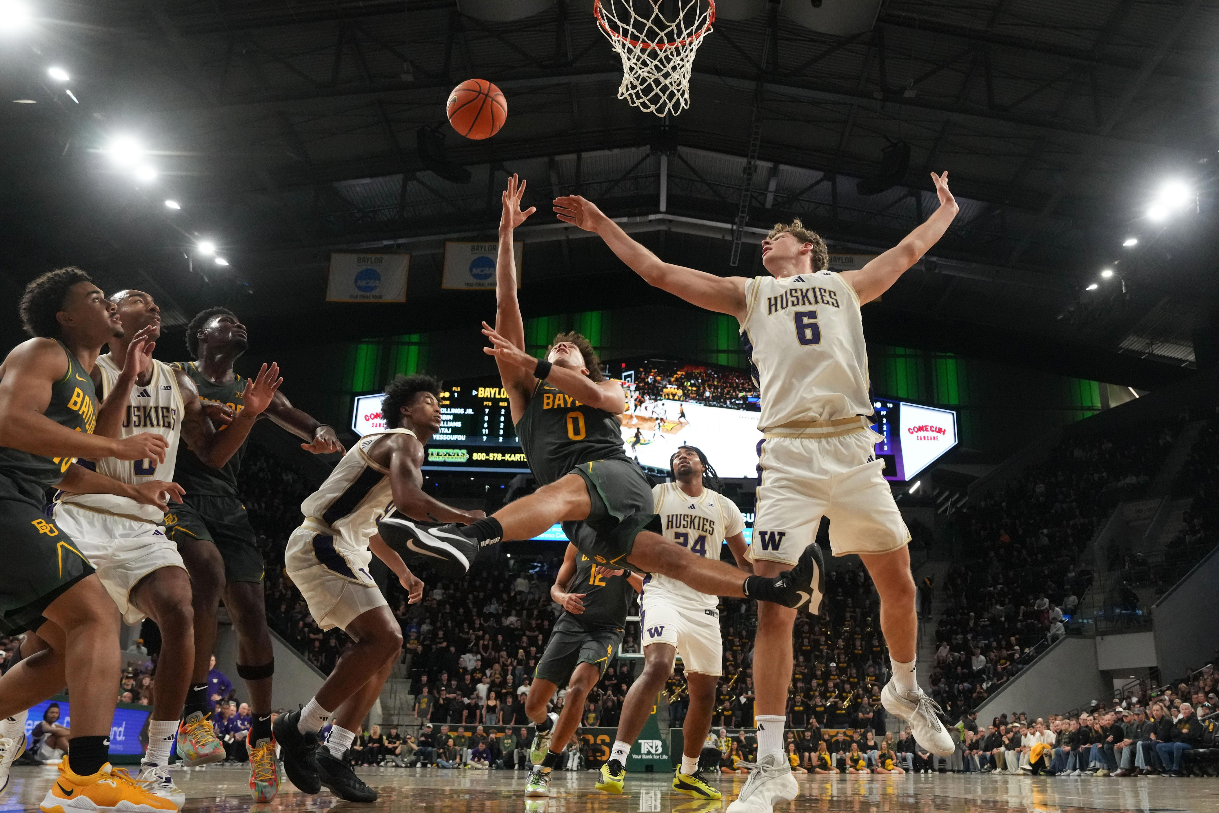 Washington basketball can't complete comeback in 82-80 loss to UCLA