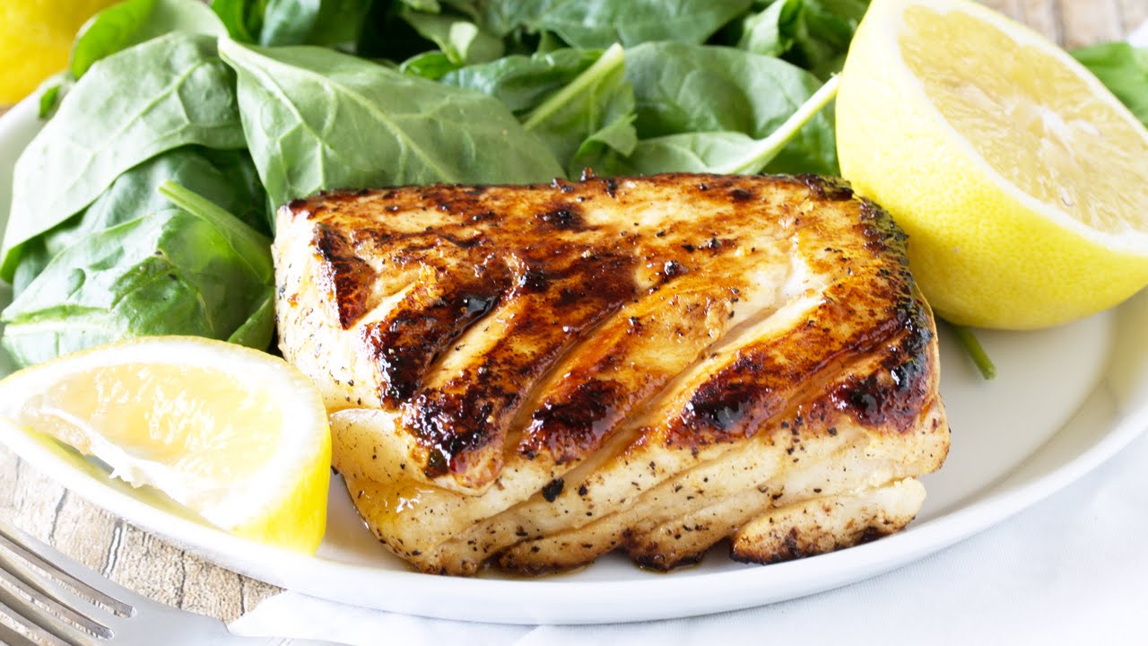 How to make grilled halibut with honey and lemon