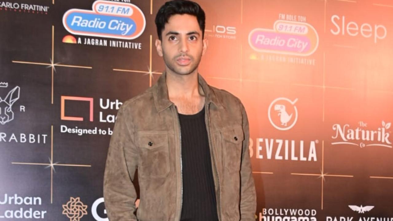 Agastya Nanda gets emotional remembering Dharmendra at Ikkis event